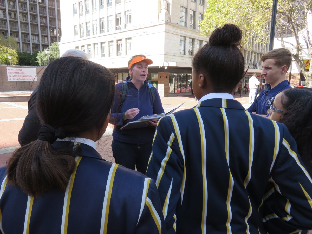 Jan van Riebeeckers onderneem Dankie Jan-staptoer - FAK