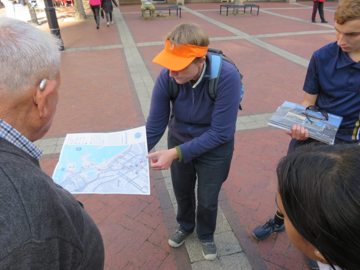 Jan van Riebeeckers onderneem Dankie Jan-staptoer - FAK